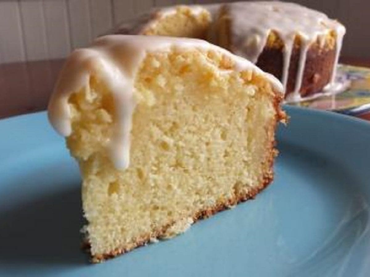 My Oma's German Lemon Cake Recipe - Bursting with Lemon Flavor