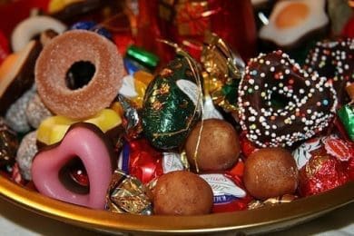 What is a Bunter Teller? Plate of Christmas Cookies for Everyone