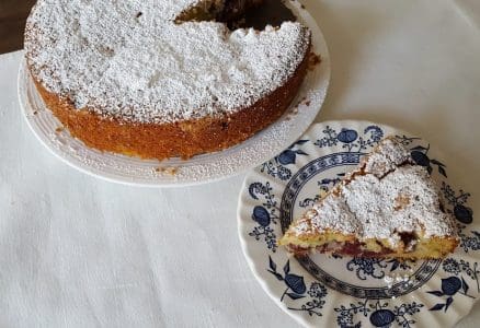 Easy and Delicious German Sour Cherry Cake Recipe- Make it Today!