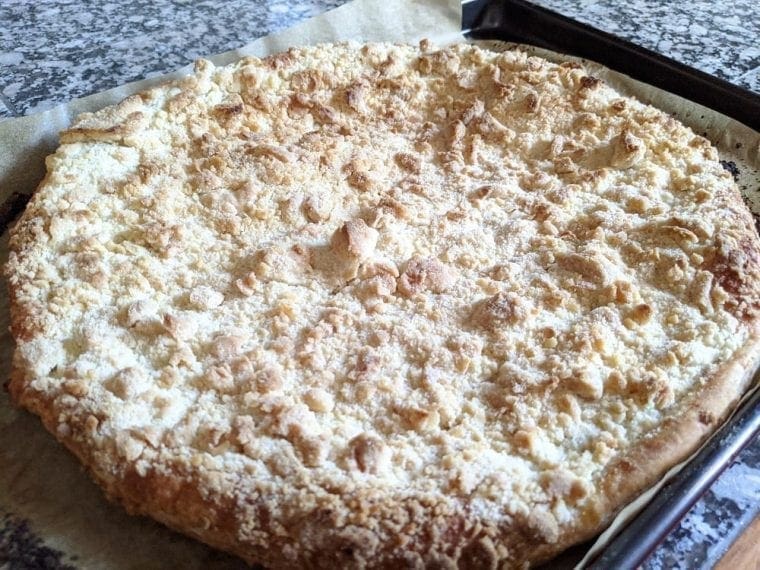Saxon Prasselkuchen with Puff Pastry- A Simple and Sweet Treat
