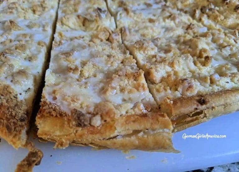 Saxon Prasselkuchen with Puff Pastry- A Simple and Sweet Treat